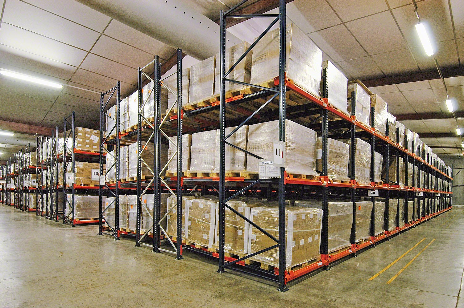 Push-back Racking (LIFO) | Pallet Racking | Mecalux.co.uk