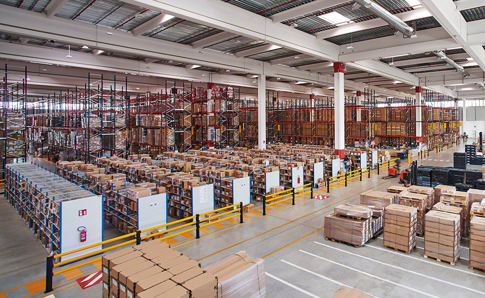 Three new Decathlon warehouses in Italy - Mecalux.co.uk