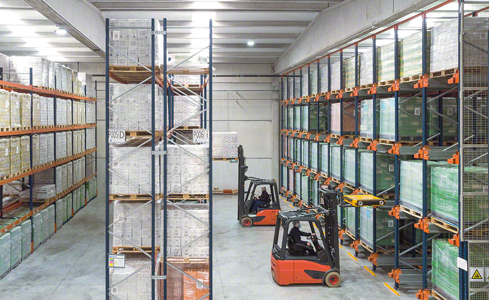 Costa: storage of vegetable drinks and horchata - Mecalux.co.uk