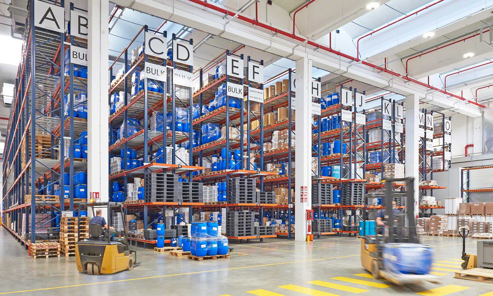 Art Cosmetics: makeup warehouse - Mecalux.co.uk