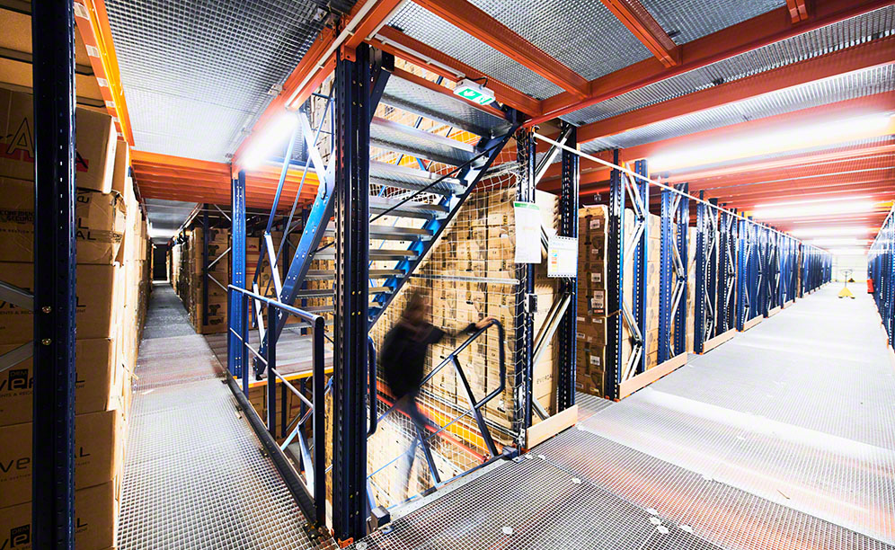 Everial: document centre with walkways in Lyon - Mecalux.co.uk